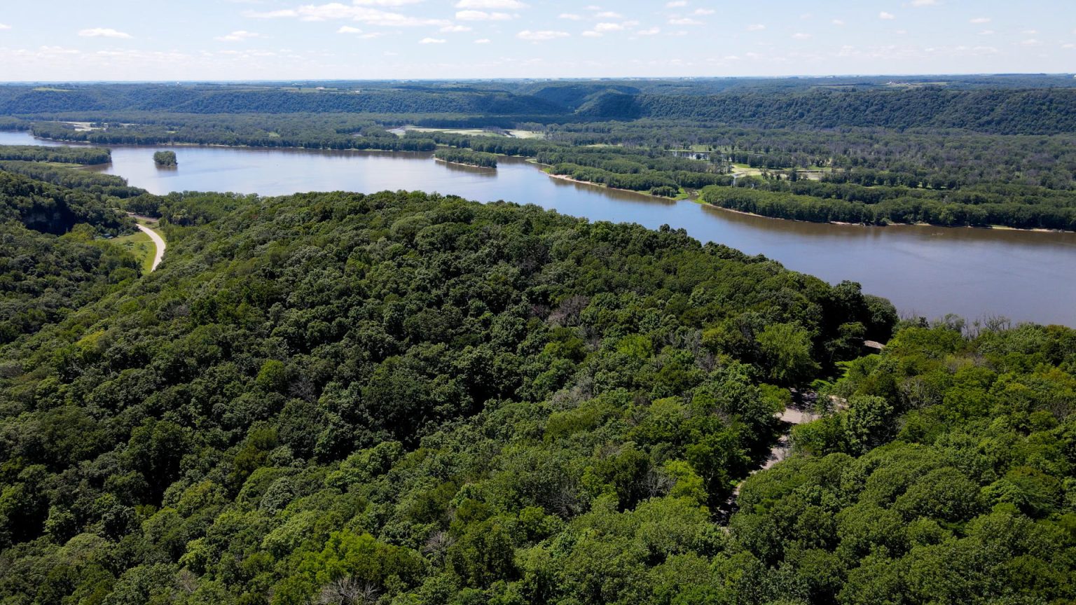 The Great River Road in Wisconsin - Florida Man on the Run